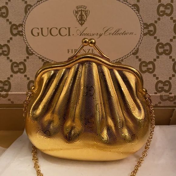 Gucci | Bags | Gucci Rare Vintage Gold Shell Clutch Kisslock Evening ...